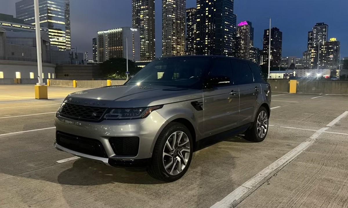 Rent or Buy a 2022 LAND ROVER Range Rover for Movies & TV | Movie Time Cars